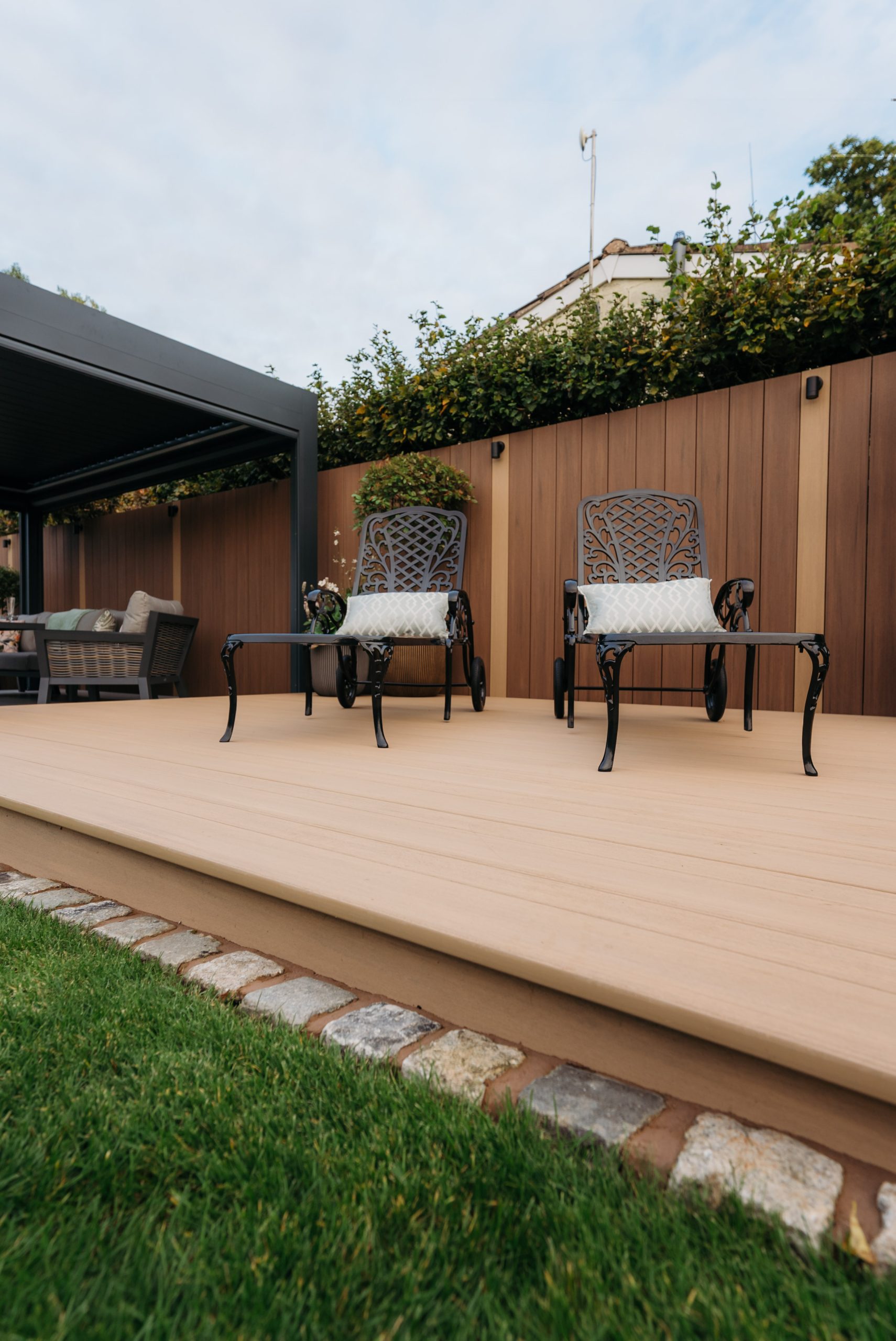 How to Choose the Best Composite Decking Manufacturer | Composite Prime